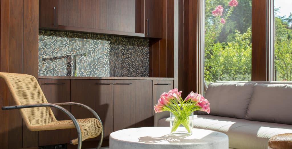 Home & Garden - Wine and Country Life