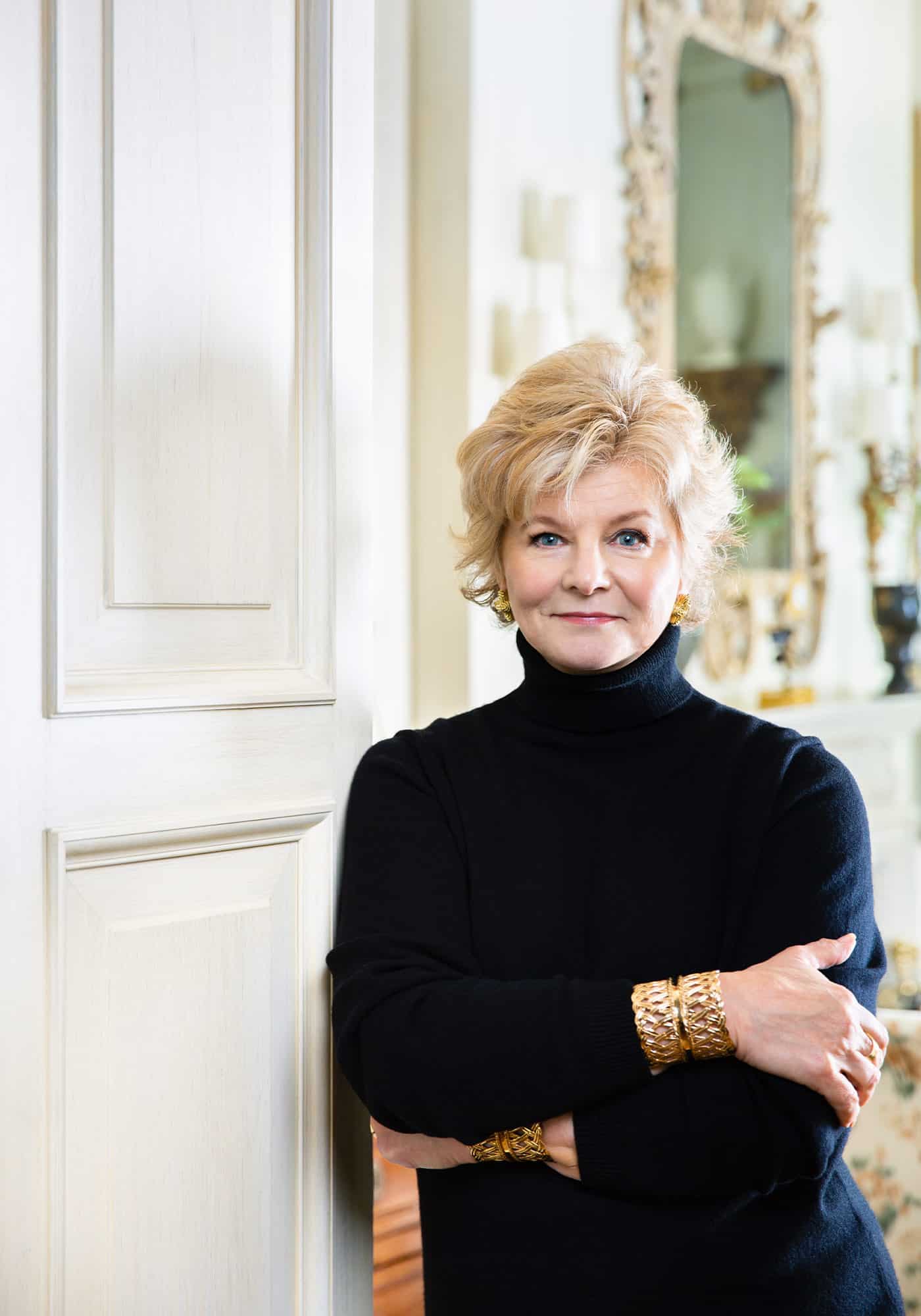 A Charlotte Moss Flower Room - Wine and Country Life