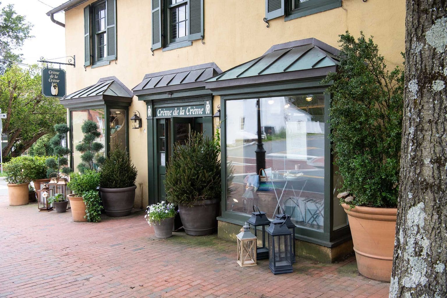 A Weekend Guide to Visiting Middleburg, VA - Wine and Country Life