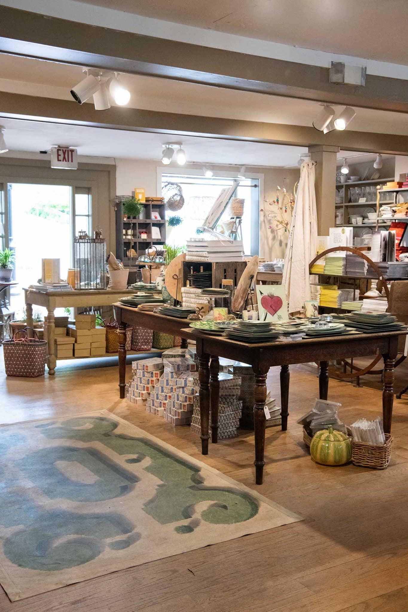 A Weekend Guide to Visiting Middleburg, VA - Wine and Country Life