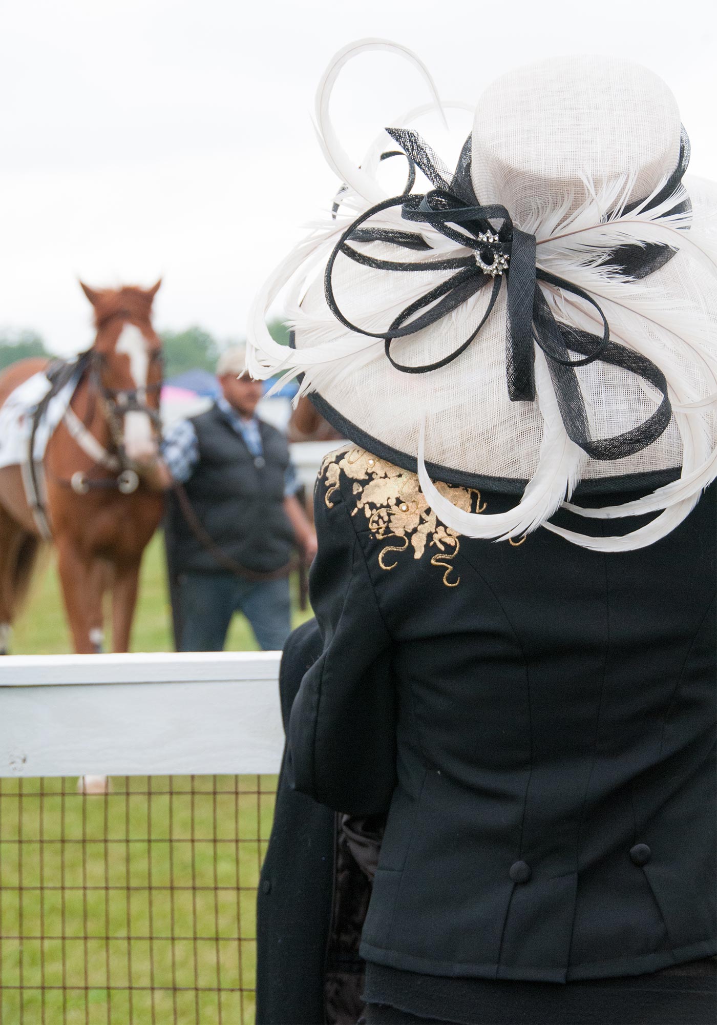 What to Wear to the Steeplechase - Wine and Country Life