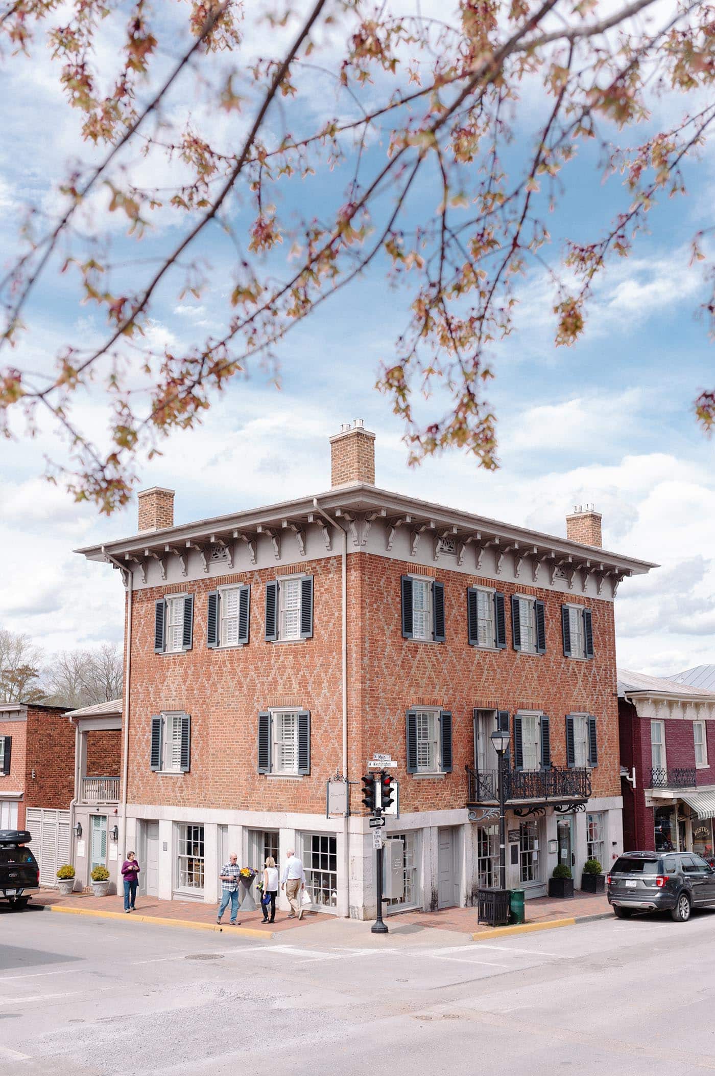 A Weekend Guide to Visiting Lexington - Wine and Country Life