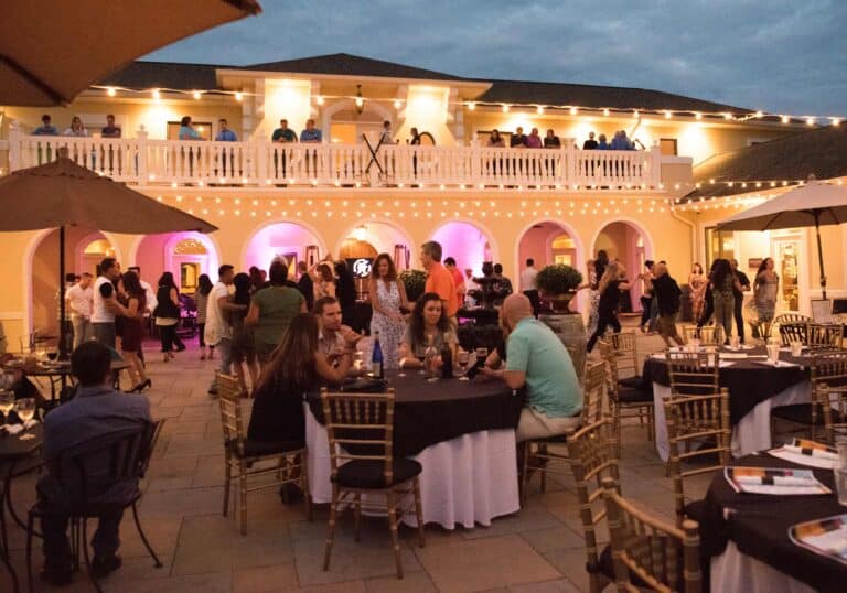 Discover Crosskeys Vineyards - Wine and Country Life